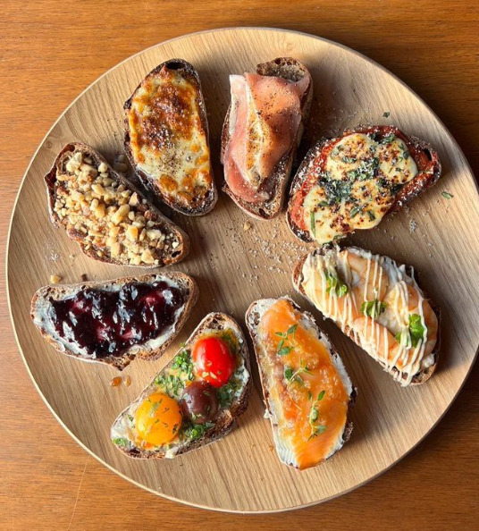 ボタニカルカフェ Rad Standard KTQUEST｜福岡・北九州のおでかけ情報サイト